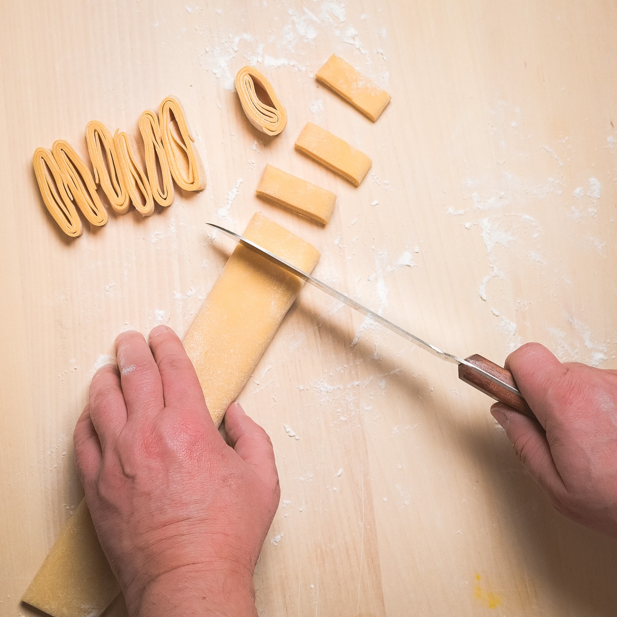 Pastamesser – Coltello per Pasta für handgeschnittene Pasta